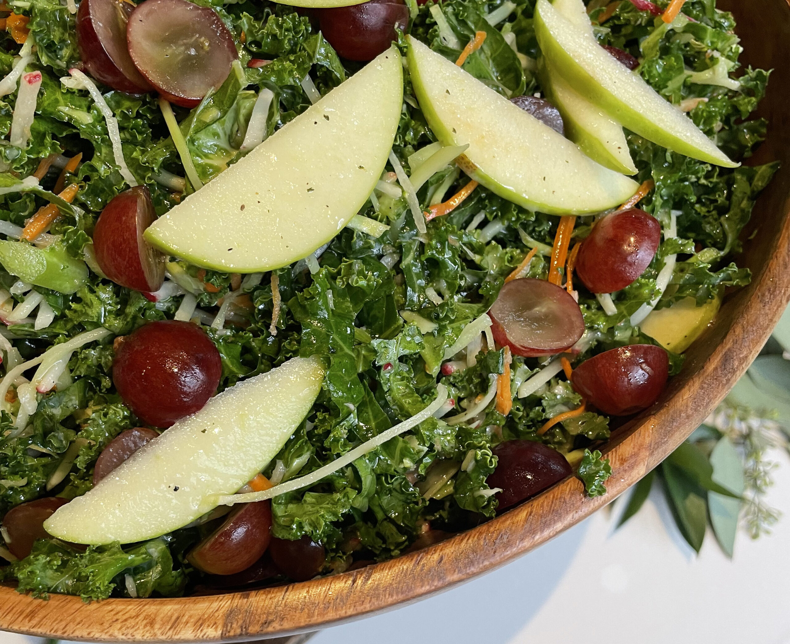 Harvest Crisp Salad with Apples & Grapes - Markon