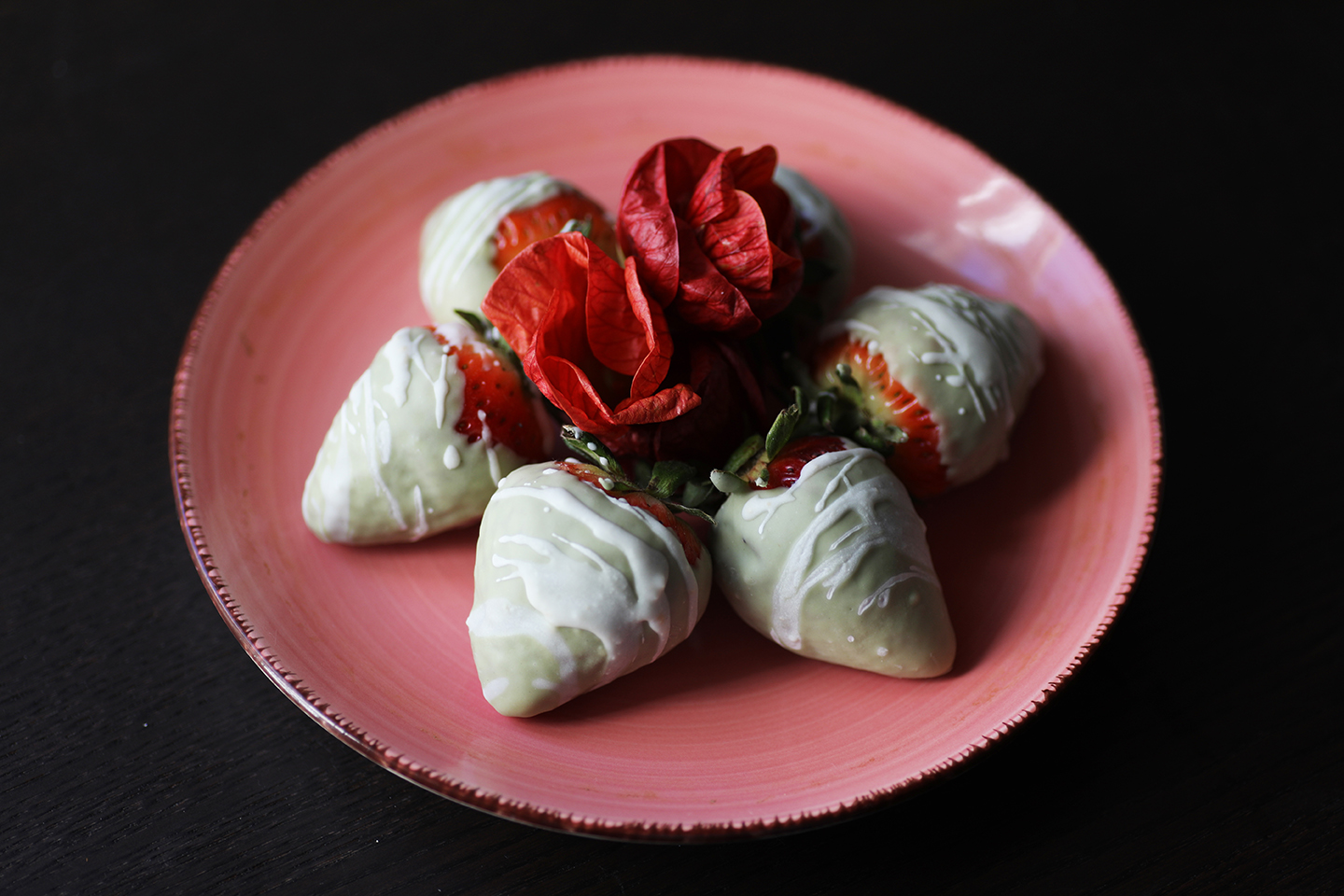 Matcha-Chocolate Strawberries - Markon